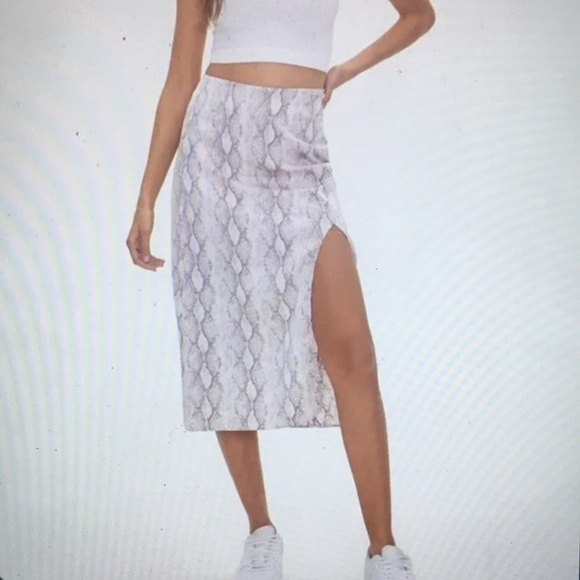 Forever 21 | Skirts | Nwt Forever 2 Gray Snake Print Highslit Ruched ...